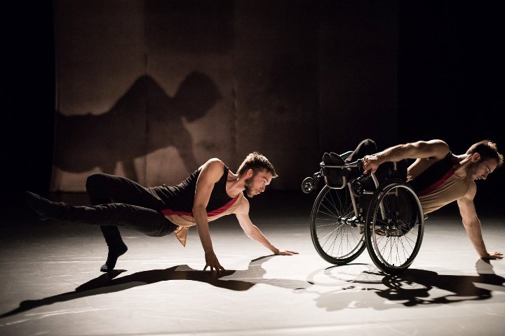 Set and Reset/Reset di Trisha Brown rivisitata da Abigail Yager e ...