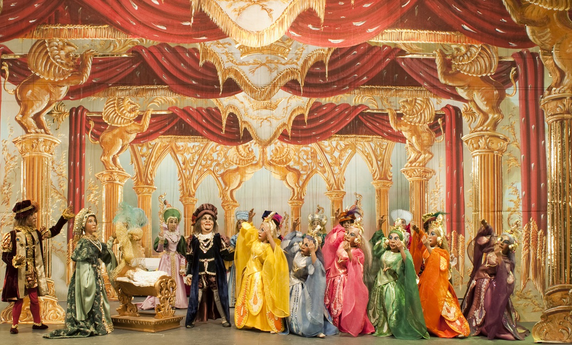 Protagoniste le marionette dei Colla nella “Bella Addormentata”