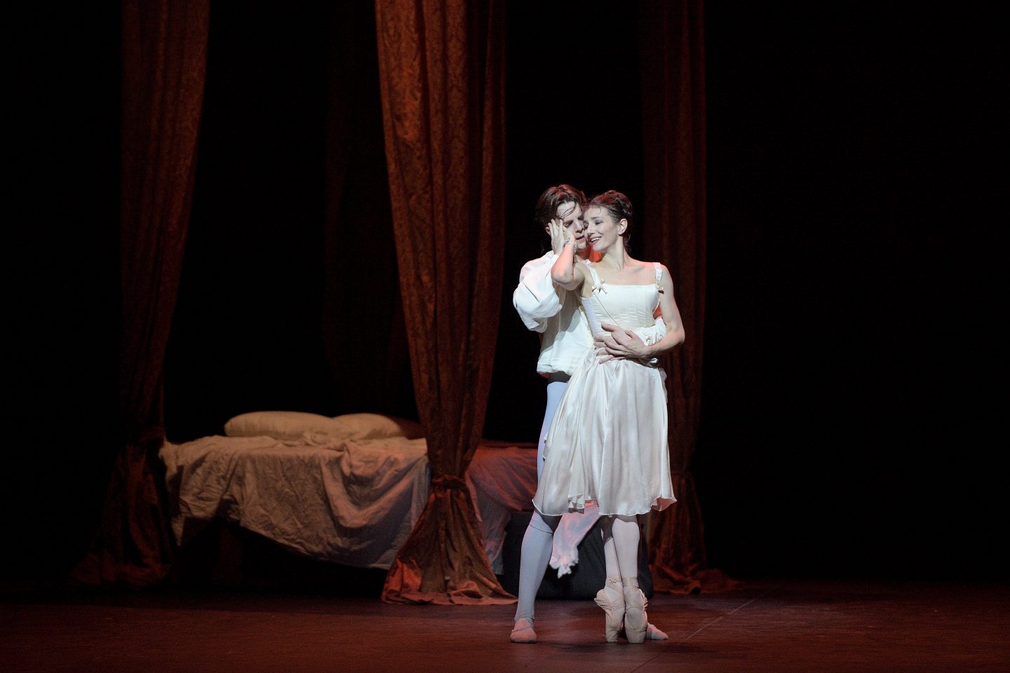 English National Ballet online - Manon - Alina Cojocaru e Joseph Caley