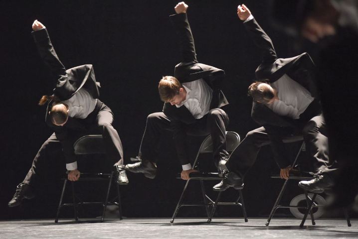 La danza contemporanea tedesca di Gauthier Dance Company a Torinodanza ...