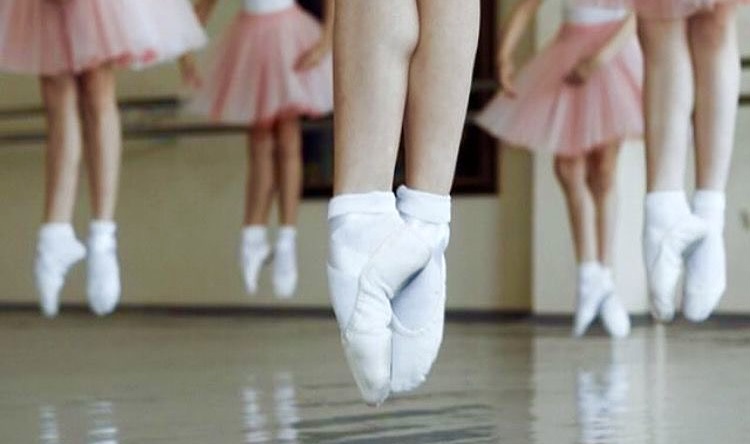 Stendere le punte: il segreto invisibile della danza classica