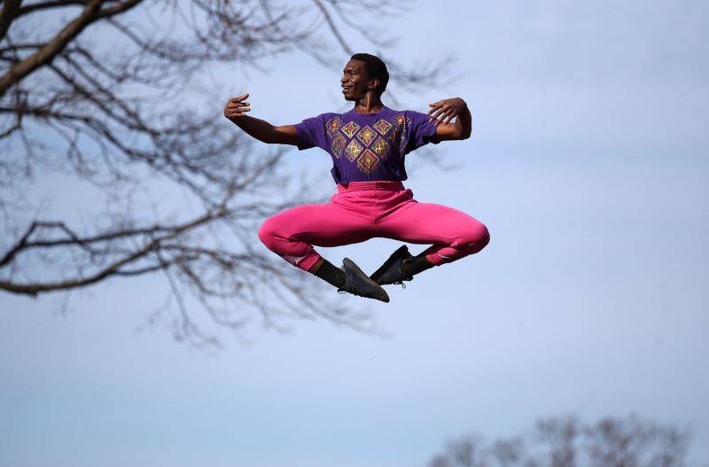 Nicholas Rose crea coreografia a distanza con i danzatori del NBC