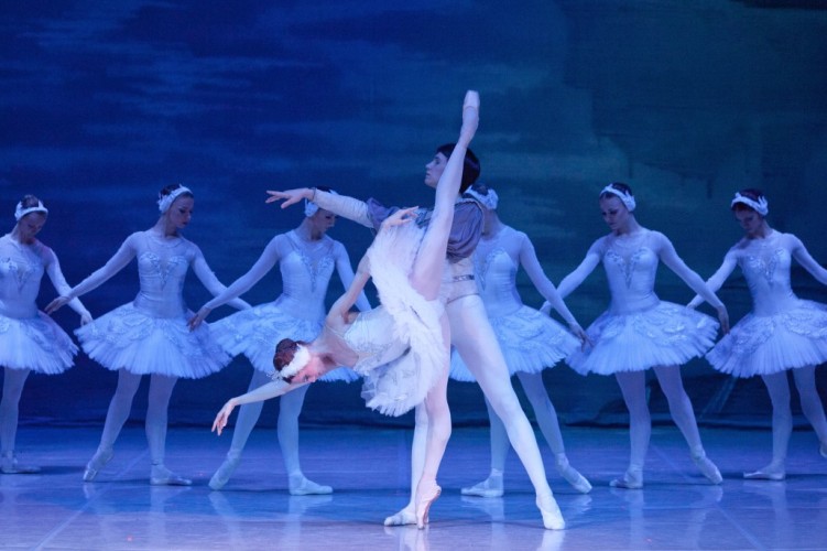 L’incanto del Russian State Ballet dà il benvenuto al 2016 - Giornale ...