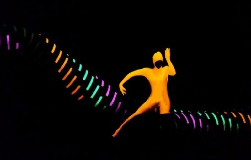 eVolution Dance Theater danza a ritmo di “Black & Light” - Giornale ...